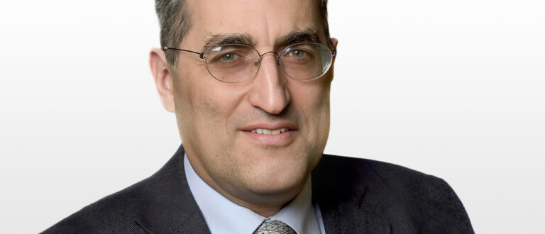 Top 5 Most Important Living Intellectuals